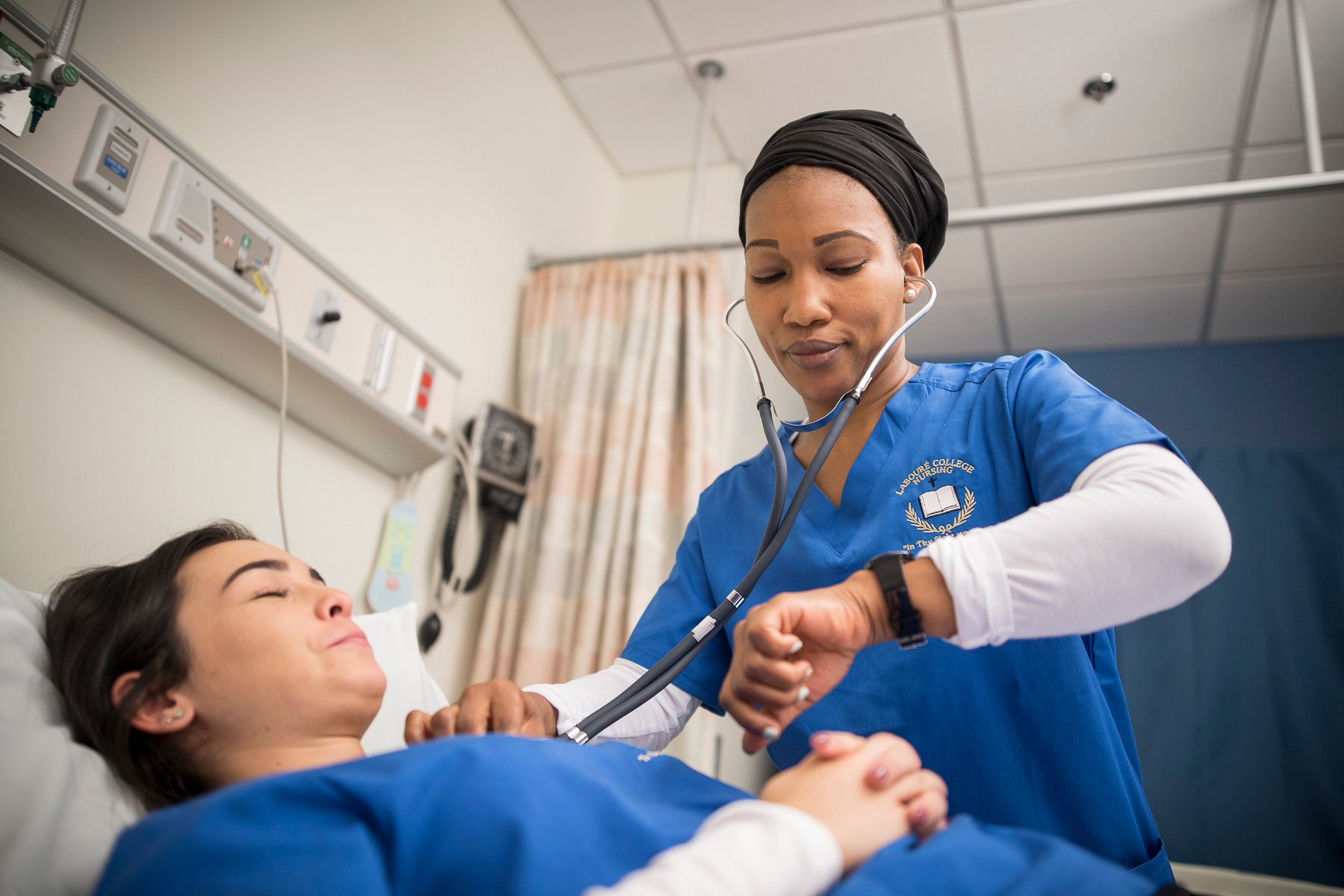 RN vs. BSN: What's the Difference? (Career Outlook, Salary & More)